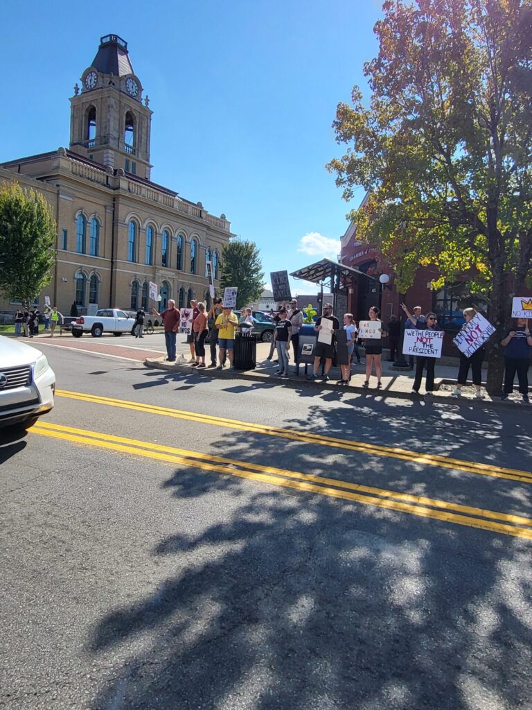 Balloon Juice - No Kings – Mr. Mack – Springfield, TN